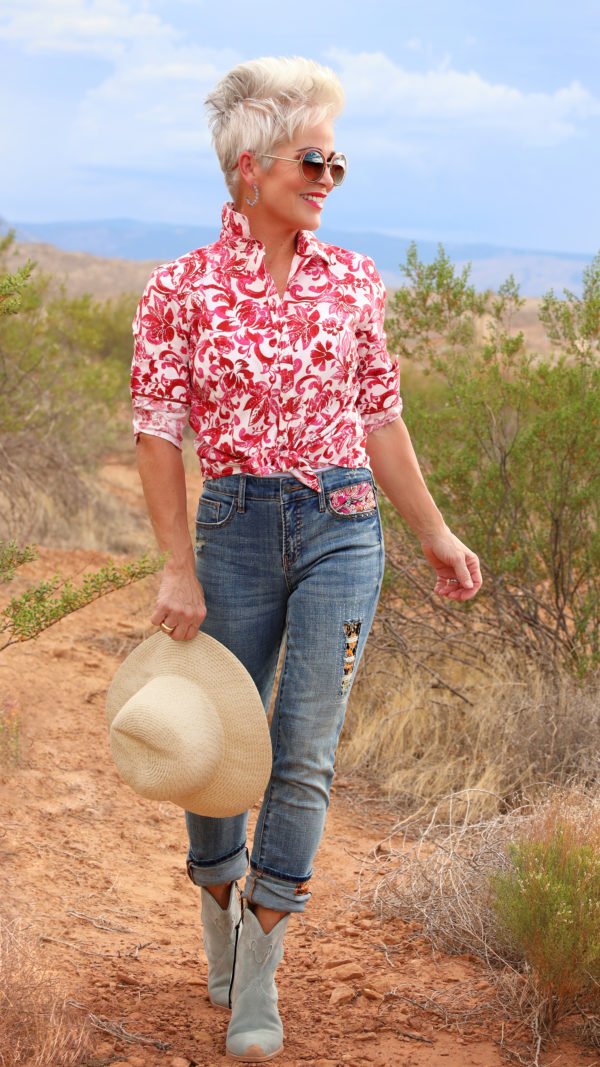 TOP JEAN STYLES FOR MIDLIFE WOMEN - Chic Over 50