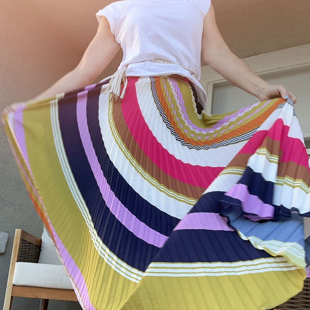 BOOST YOUR MOOD WITH CLOTHING CHOICES - Chic Over 50