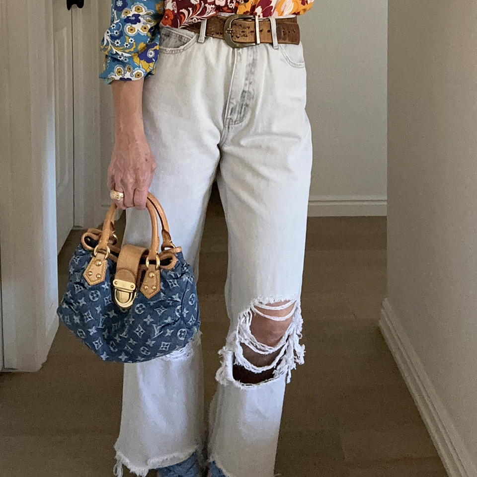 THE POWER OF RIPPED JEANS - Chic Over 50