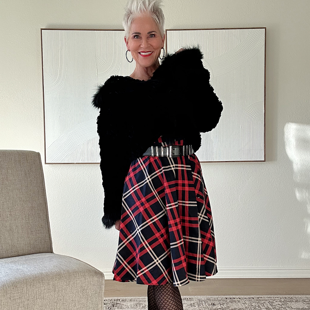 MORE HOLIDAY LOOKS TO LOVE - Chic Over 50